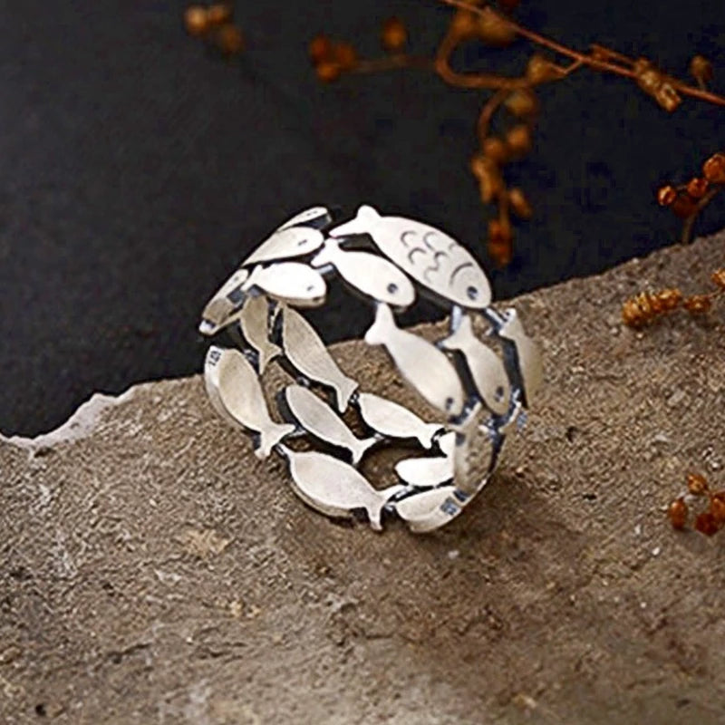 Silver Ring Fish – Mila & Mika
